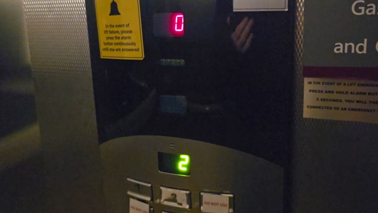 Schindler smart MRL traction lift @ Manchester Royal Infirmary ...