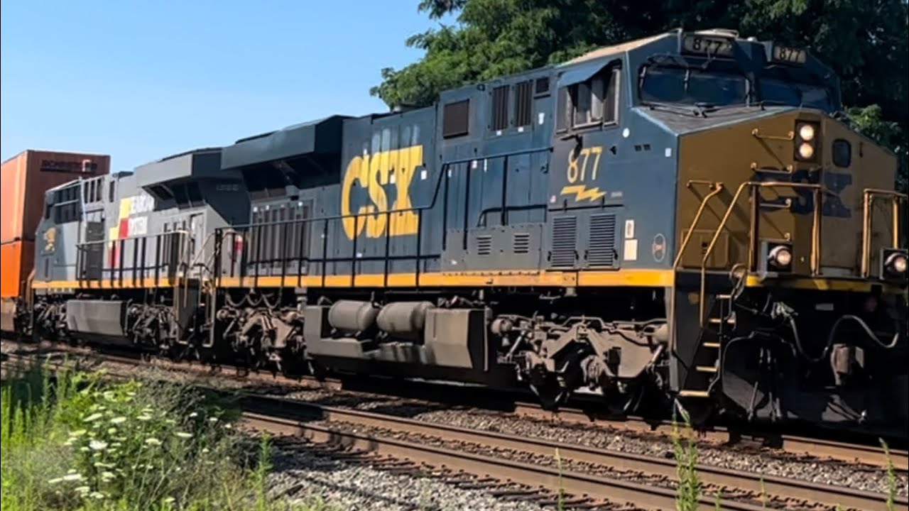 CSX Short Stack train with CSX 1982 Seaboard Unit. (Filmed at Ten ...