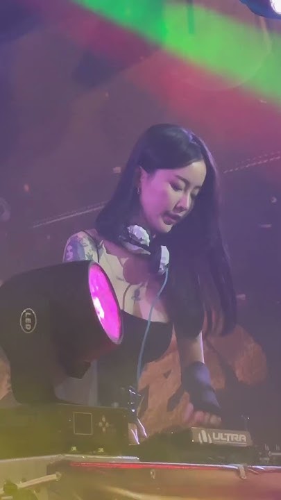 火辣性感DJ Queena #原音呈現 #攝氏10度 - YouTube