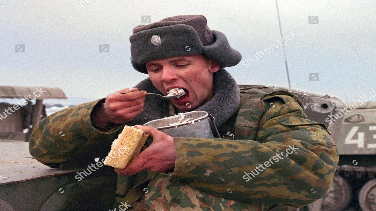 HUNGY AND ANGRY - RUSSIAN SOLDIERS ARE SHOCKED WHEN THEY FOUND ...