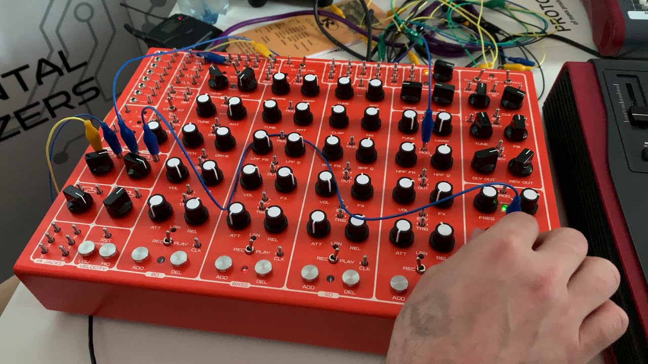 SOMA Laboratory Pulsar-23 extended sound demo at Superbooth 2019 - YouTube