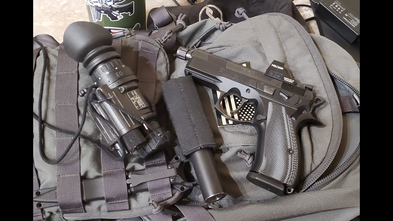 Suarez Tactics - Low Light Gunfighting - YouTube