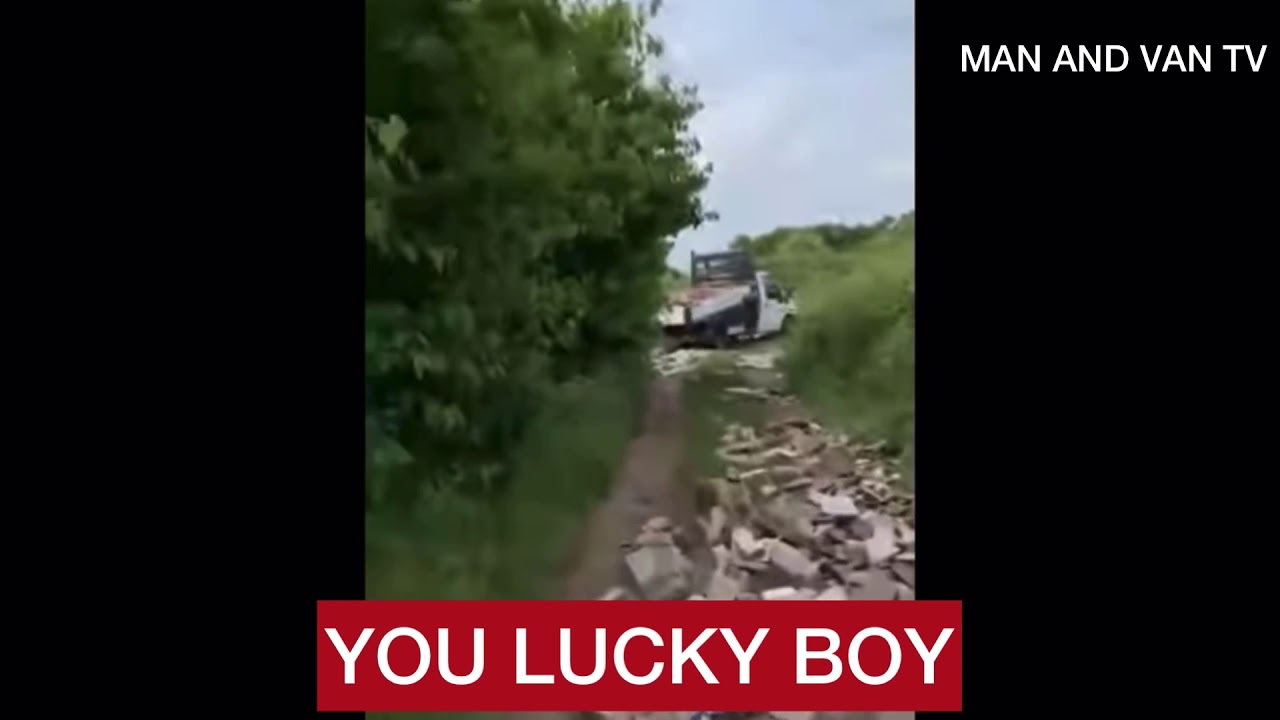 ANGRY MAN CHASES FLY TIPPER - YouTube