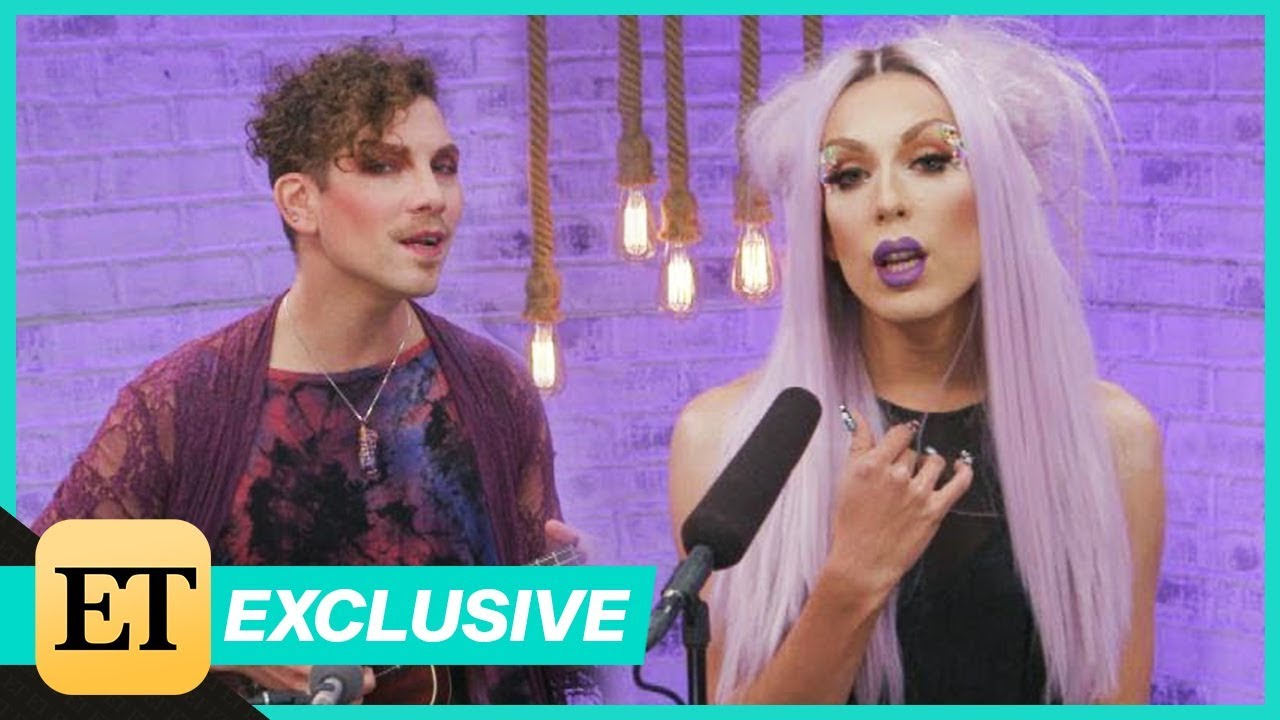 Watch Alaska & Jeremy Perform 'Aliens' Live (Exclusive) - YouTube