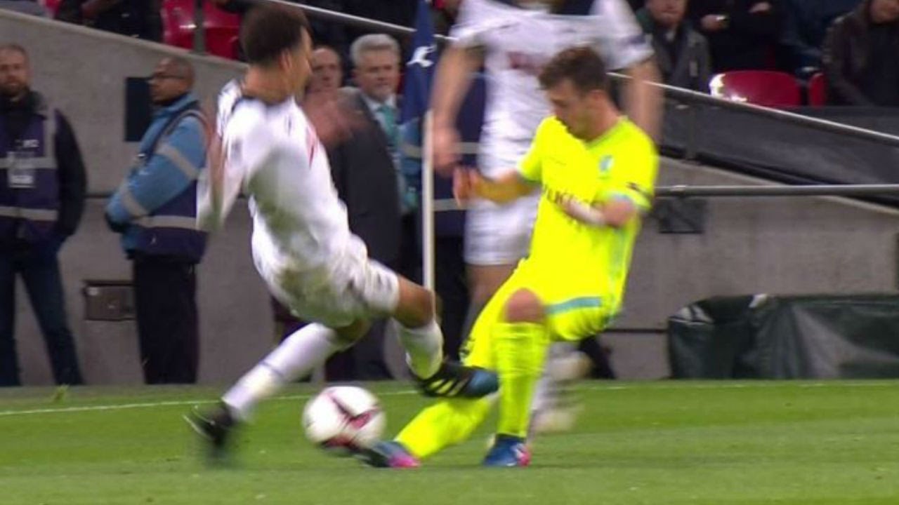 Dele Alli SHOCKING LEG BREAKER - Tottenham vs Gent 2-1 - Europa League ...