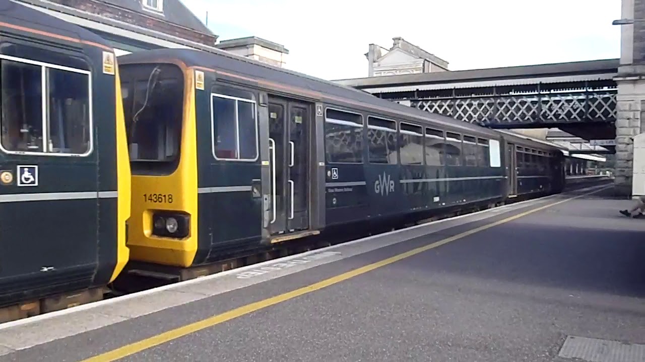 GWR Pacers Class 143 No.143621/143618 departing Exeter St Davids ...