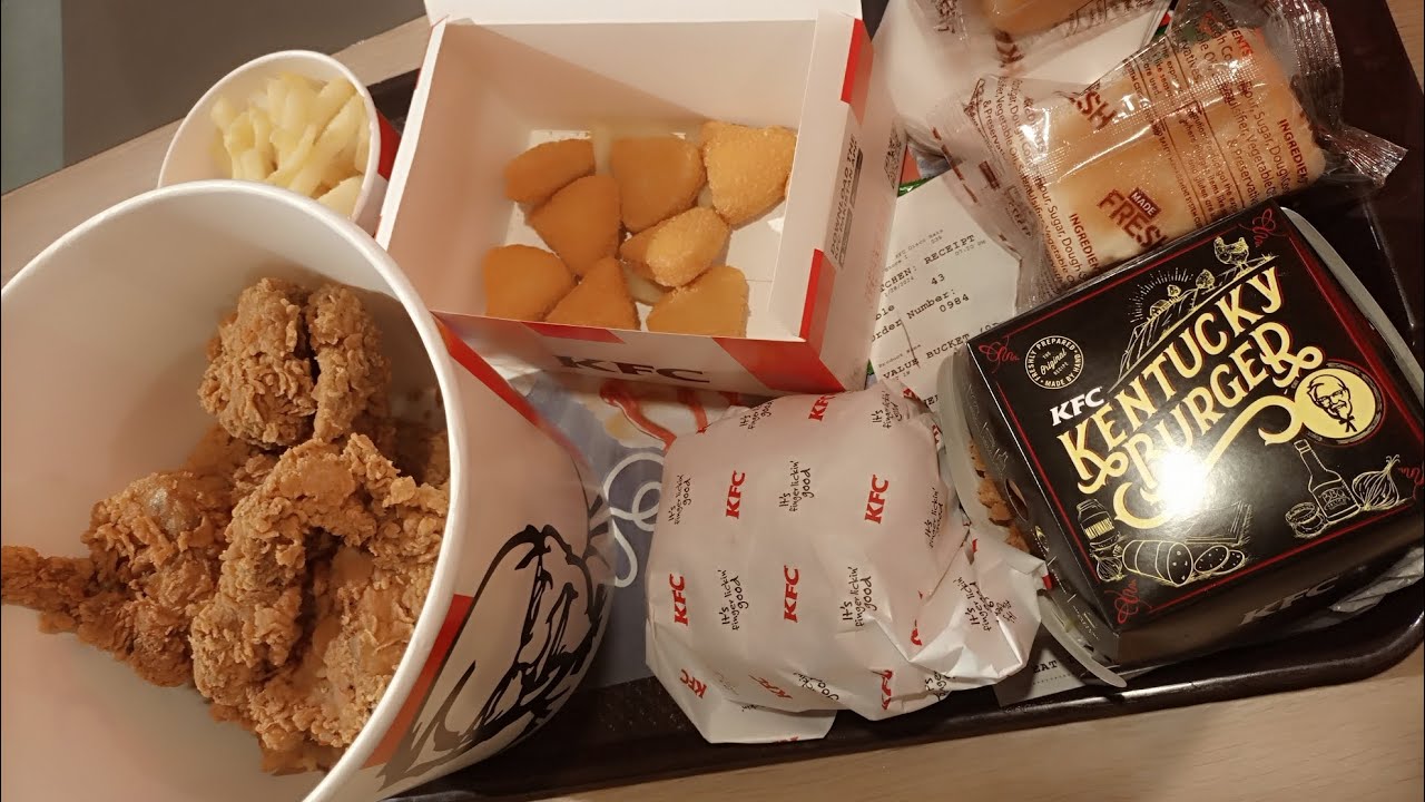 WE WENT TO KFC! |TRENDY_GUY - YouTube