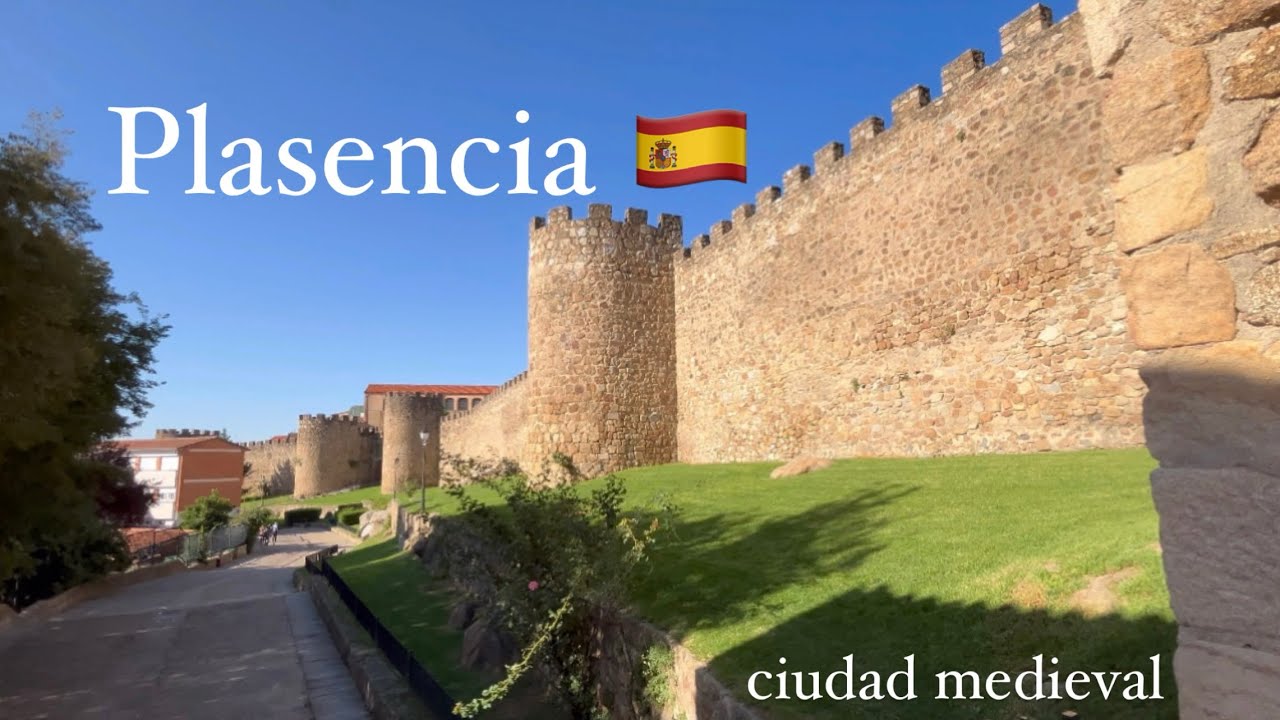 Plasencia España 4k 🇪🇸 ciudad medieval Entre las empedradas calles de ...