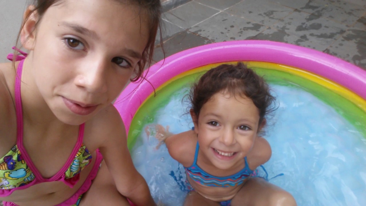 Eu E Minha Prima Na Piscina Youtube