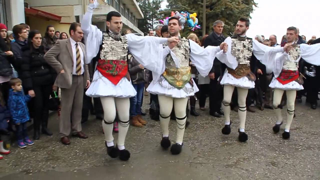 ΘΑΥΜΑΣΑΜΕ ΣΤΟ "ΣΠΗΛΙΟ" ΤΟΥΣ "ΓΕΝΙΤΣΑΡΟΥΣ" 2015 - YouTube