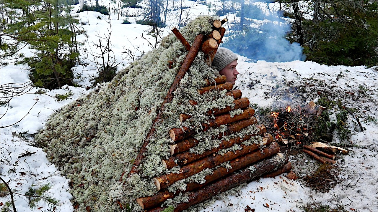 3 Days WINTER Bushcraft - Building A Survival Shelter - YouTube