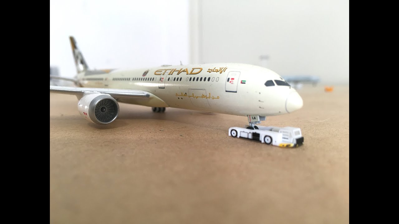 1:400 Scale Model Airport Update #8 - YouTube