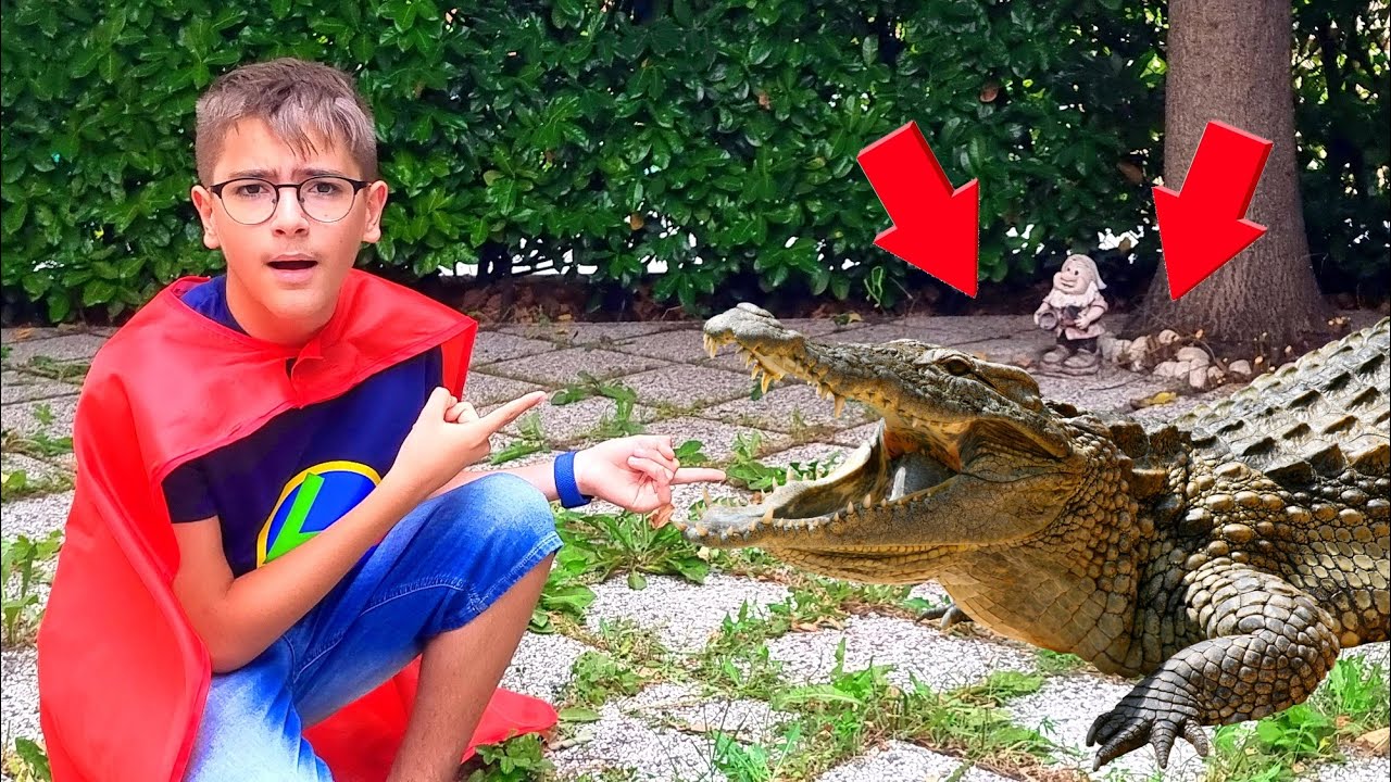 🐊C'È UN COCCODRILLO IN GIARDINO! - Mega Sharks vs Crocs - Leo Toys ...