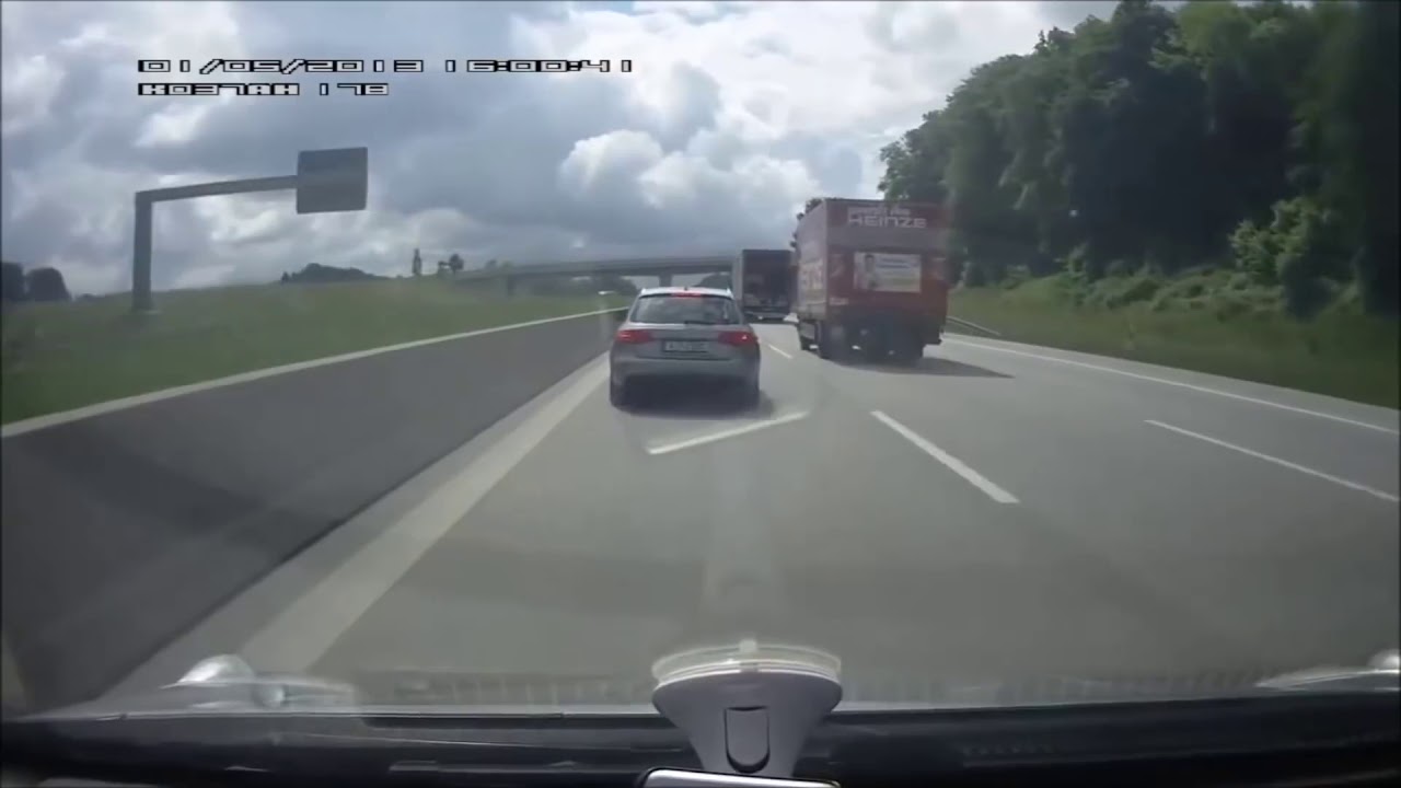 Autobahn crash complications 333km German higway - YouTube