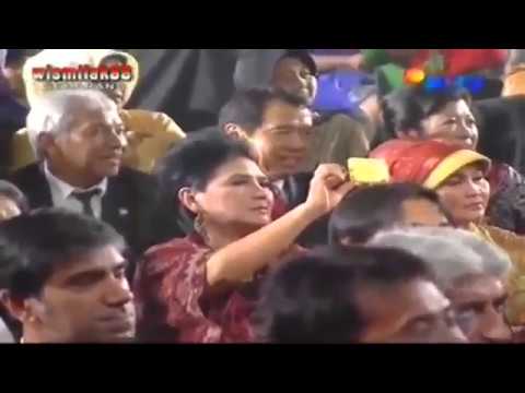 kejadian memalukan saat acara live di Tv
