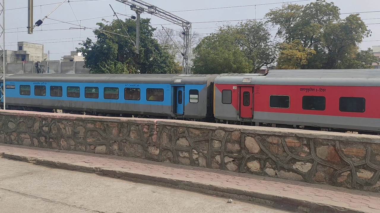 Jodhpur indore intercity express departure from Durgapur station - YouTube