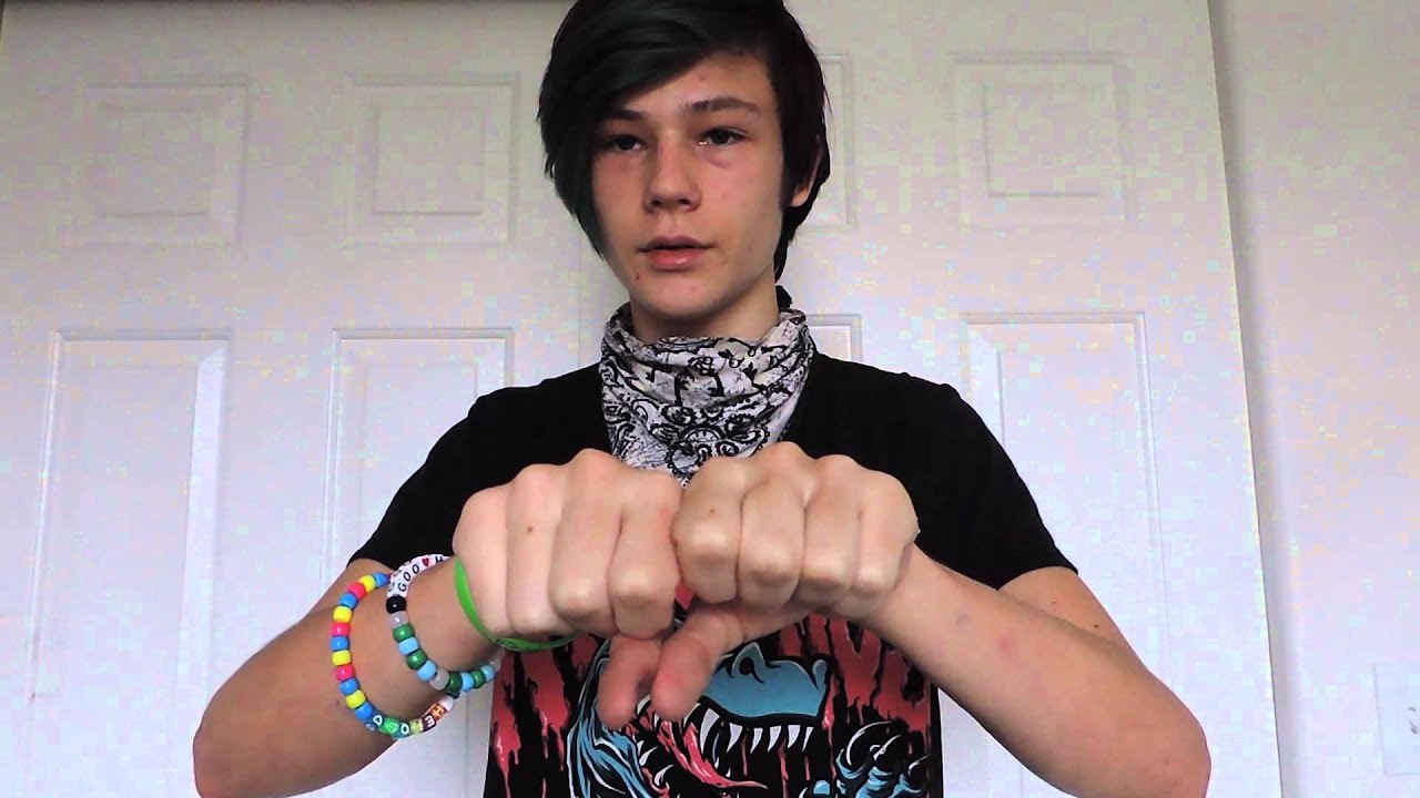 HOW TO FINGER ROLL - YouTube