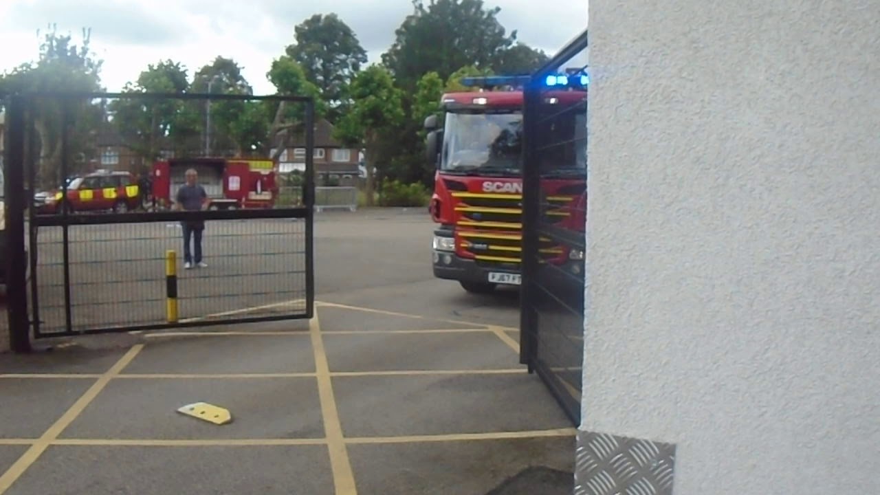 Derbyshire Fire and Rescue Service-Ascot Drive Fire Appliance Turnout ...