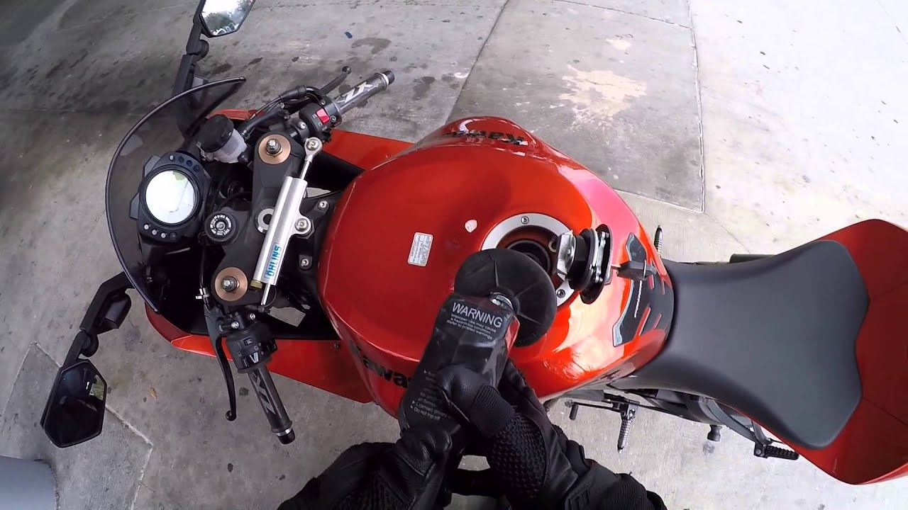 600cc vs 1000cc Liter Bike For The Streets - YouTube