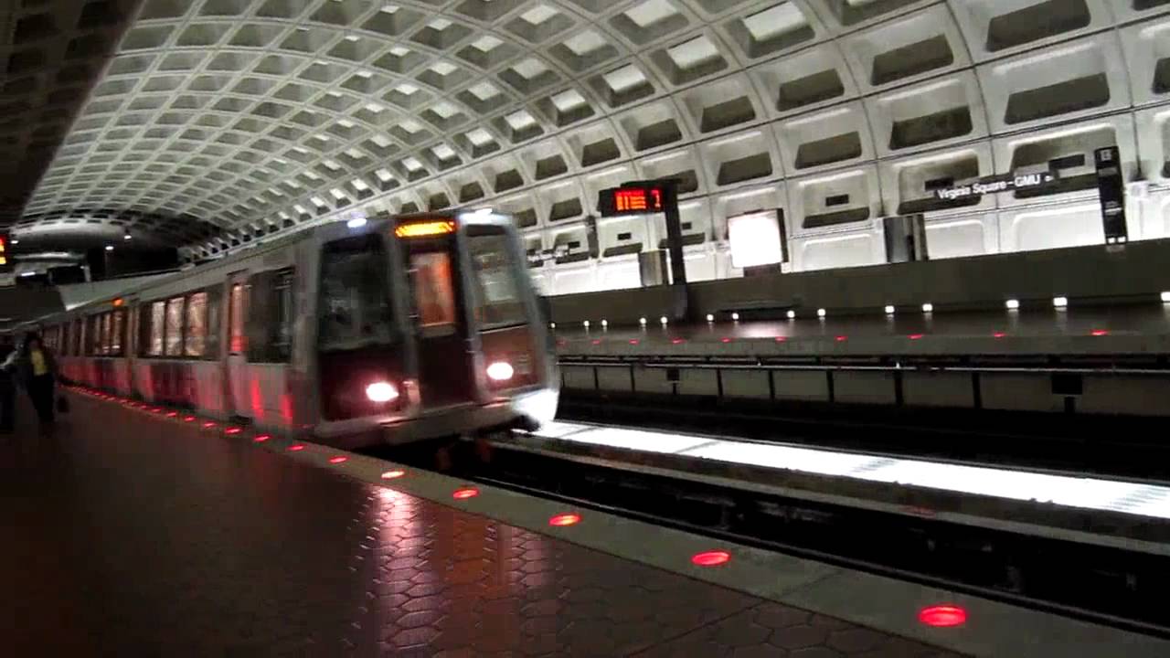 Washington DC Metro(Orange Line) Arriving @ Virginia Square-George ...