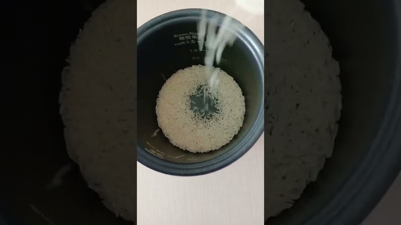 ASMR POURING RICE INTO RICE COOKER / SATISFYING SOUNDS - YouTube