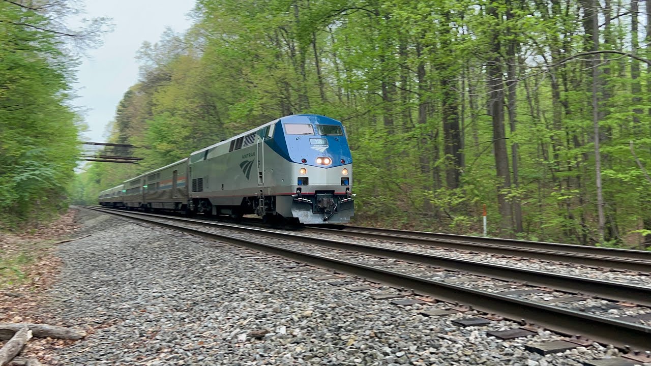 VRE Train #331 and Amtrak Cardinal Train #50 with reversed consist at ...