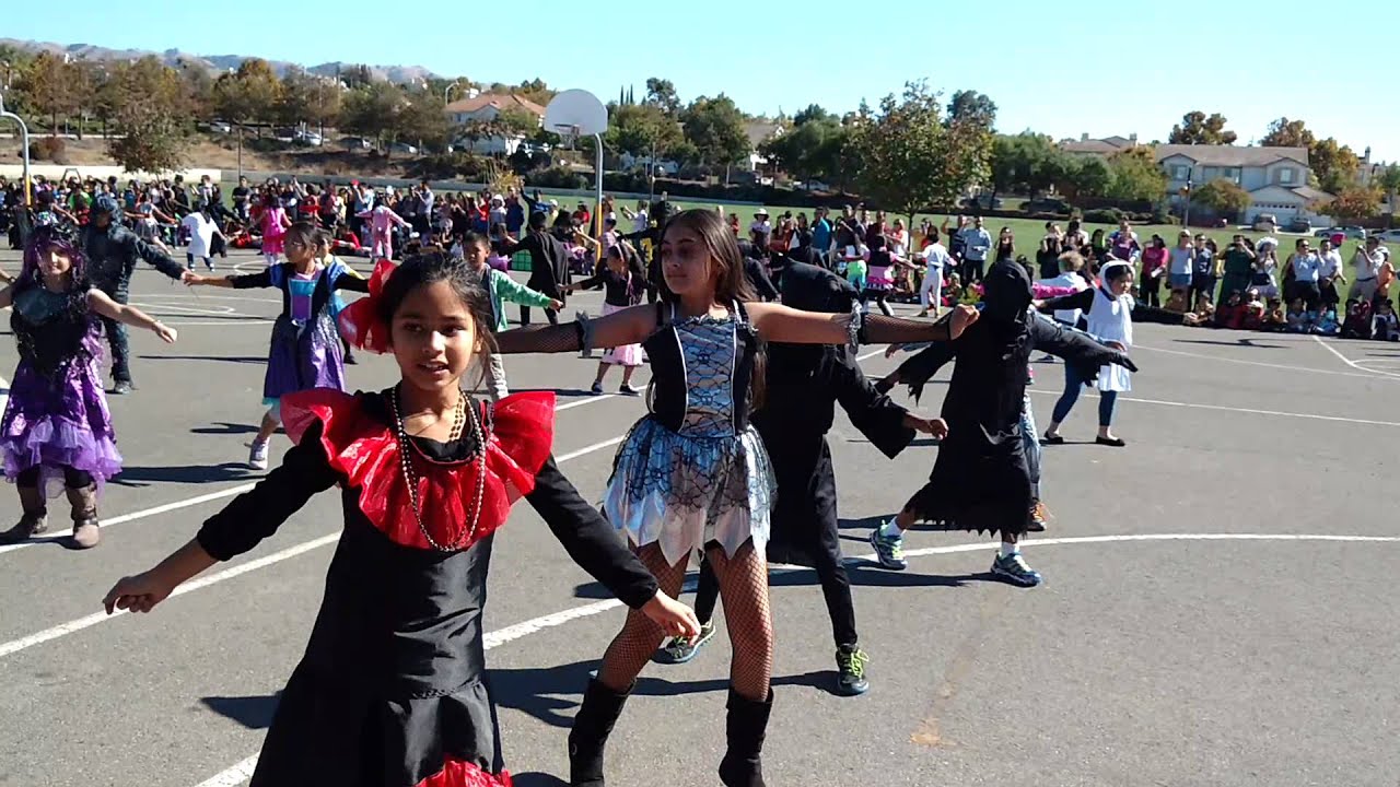 Thriller Dance at JFS school (4th grade / 2015) - YouTube