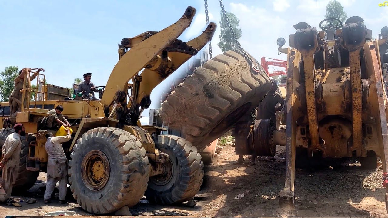 How CAT Wheel Loader Are Reassemble & Rebuilt in Pakistan by Local Mechanic After Importing form ...
