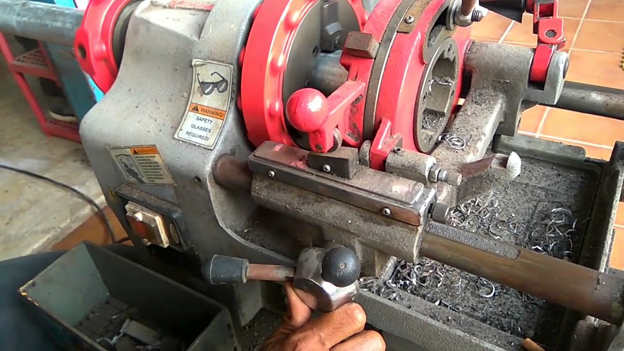 Cara membuat ulir pipa(Threaded machine) - YouTube