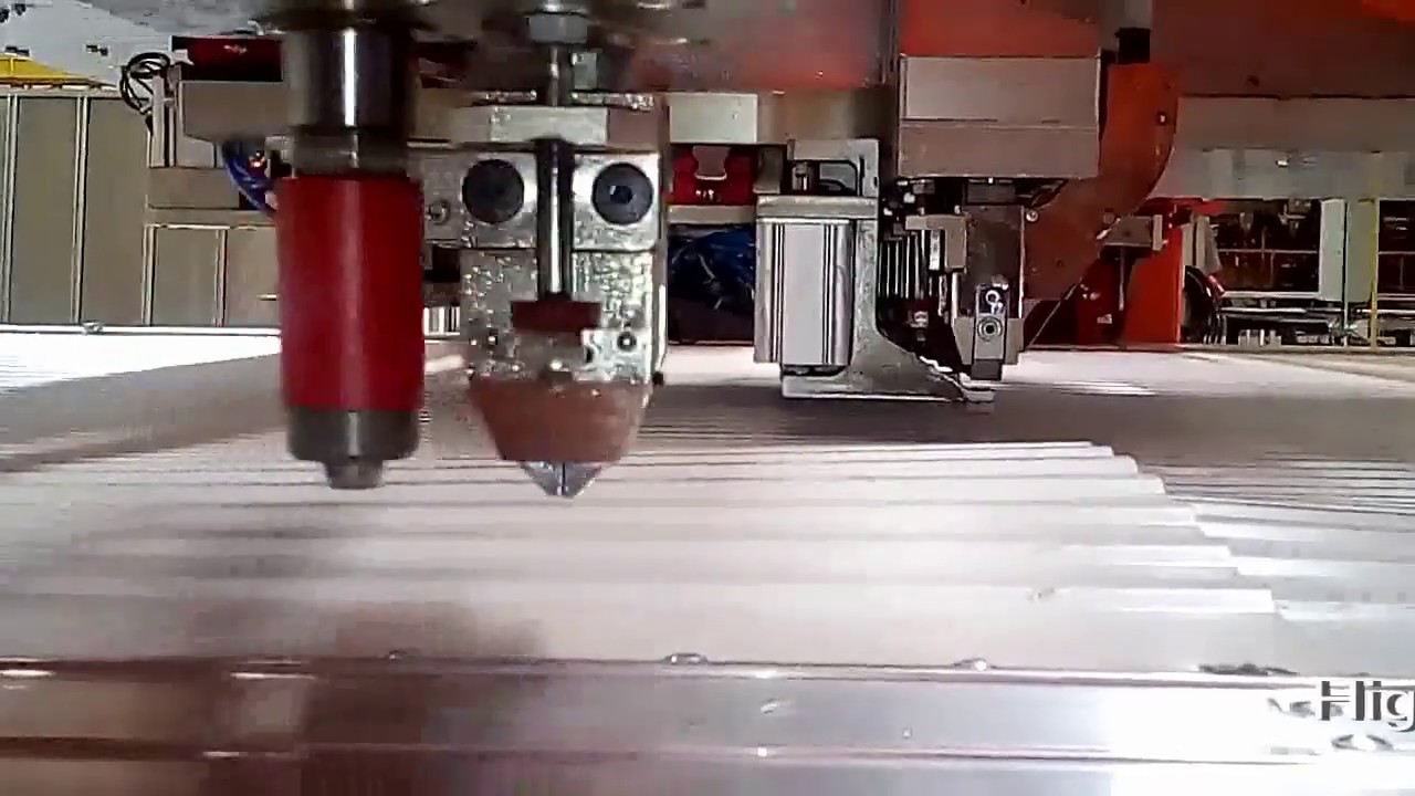 Automated Riveting Machine for side walls of trailers - YouTube