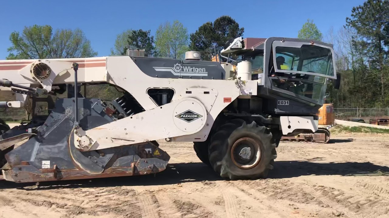 Wirtgen WR2000 - YouTube