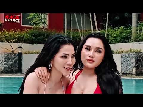 PHOTOSHOOT DINA SANTIKA VS TASYA #portraitmood #assortedportrait #photography 