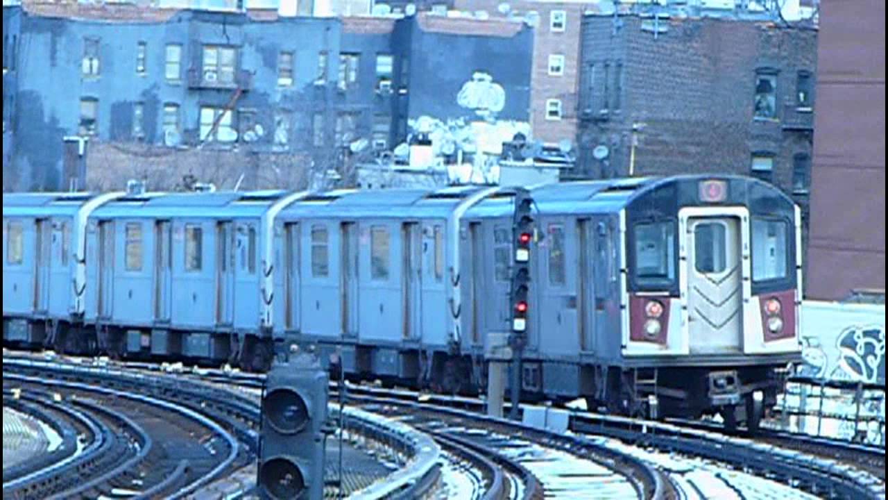 R142A and R142 {4} Trains at Bedford Park Blvd-Lehman College. - YouTube