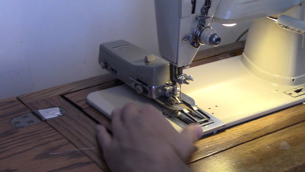 Singer Professional Buttonholer Slant Shank 102880 - YouTube