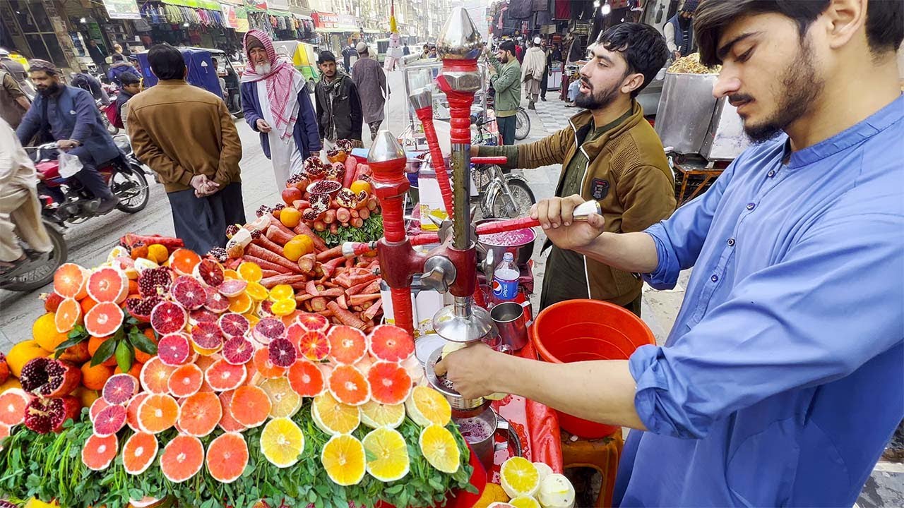 Street Fruit Juices | Amazing Street Drink Pomegranate, Orange Juice ...