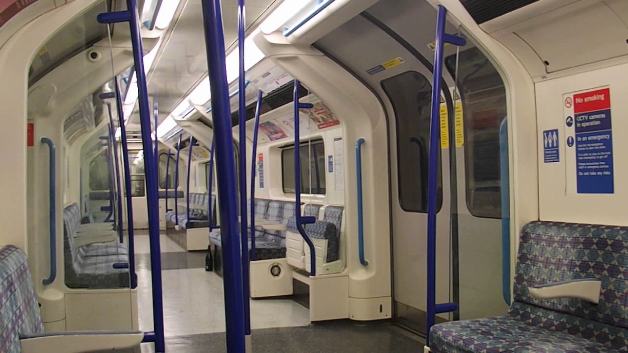 Victoria Line Pimlico to Victoria Station LU - YouTube