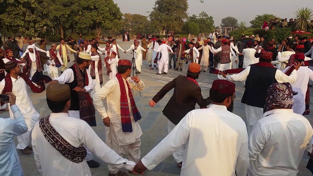 Sindhiii Jhomar @ Sindh River - YouTube