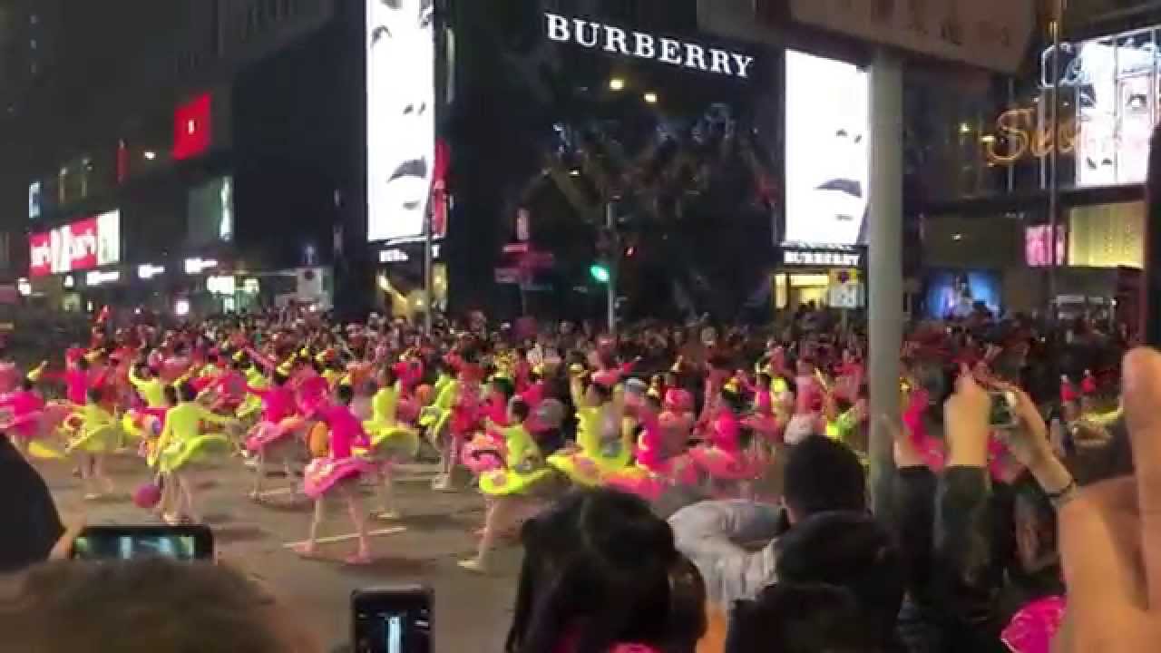 2015 Cathay Pacific International Chinese New Year Night Parade - YouTube