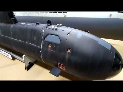 HMS Upholder RC submarine and U2540 TYPEXXI RC submarine - YouTube