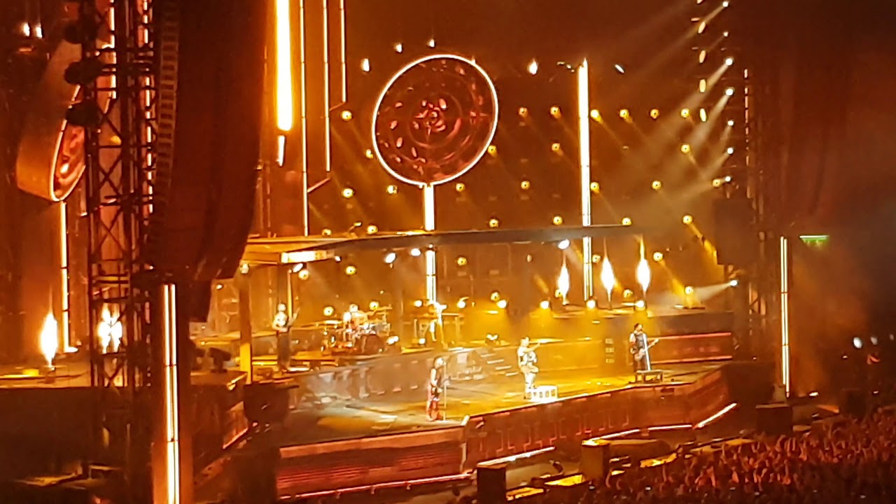 Rammstein - Sonne (Live) - YouTube