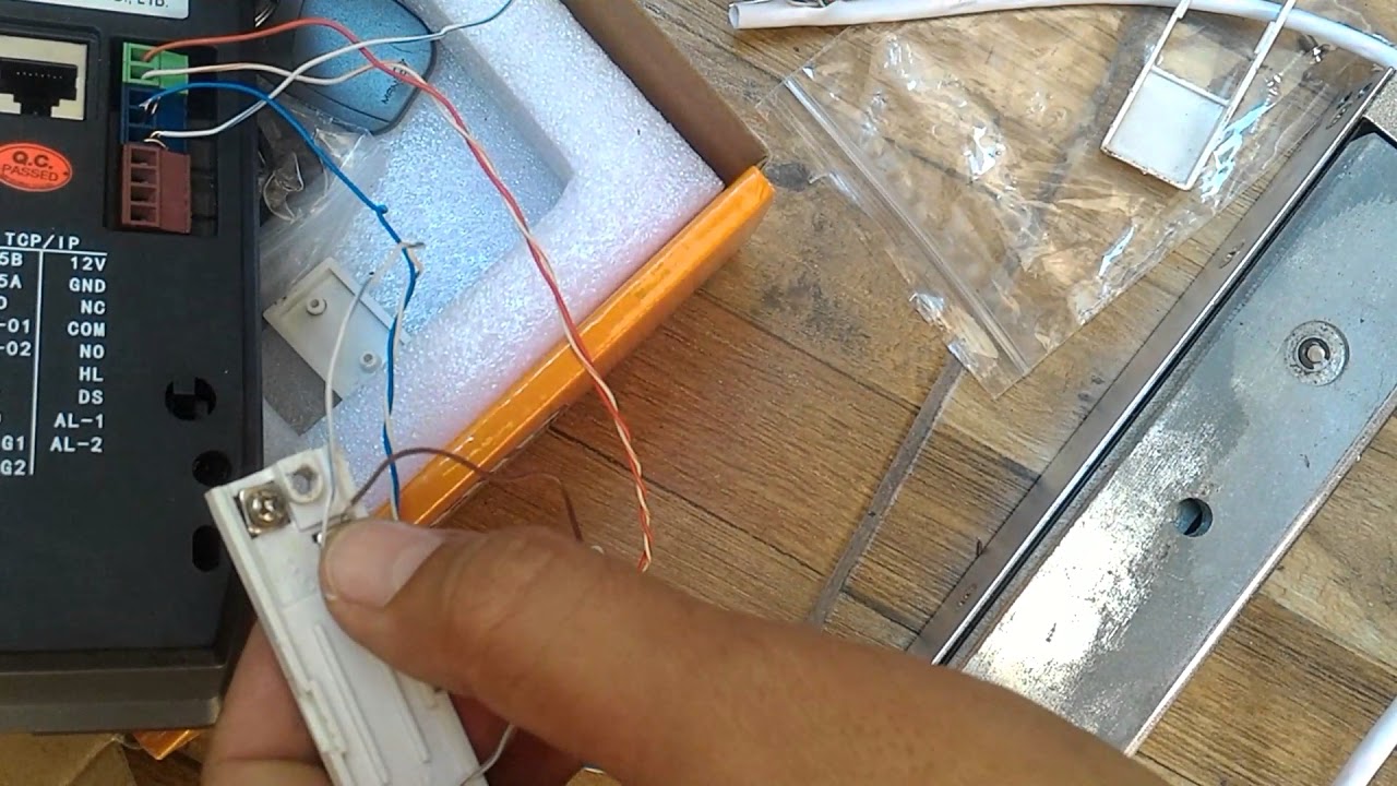 วิธีต่อสาย HIP keycard fingerscan Ci690s - YouTube