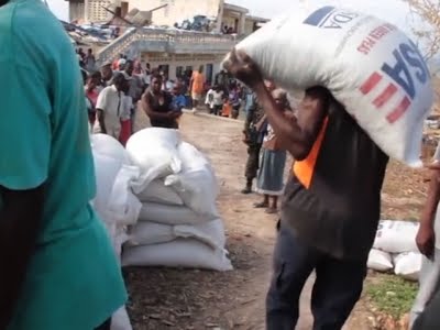 Raw: World Food Programme Delivers Haiti Relief - YouTube