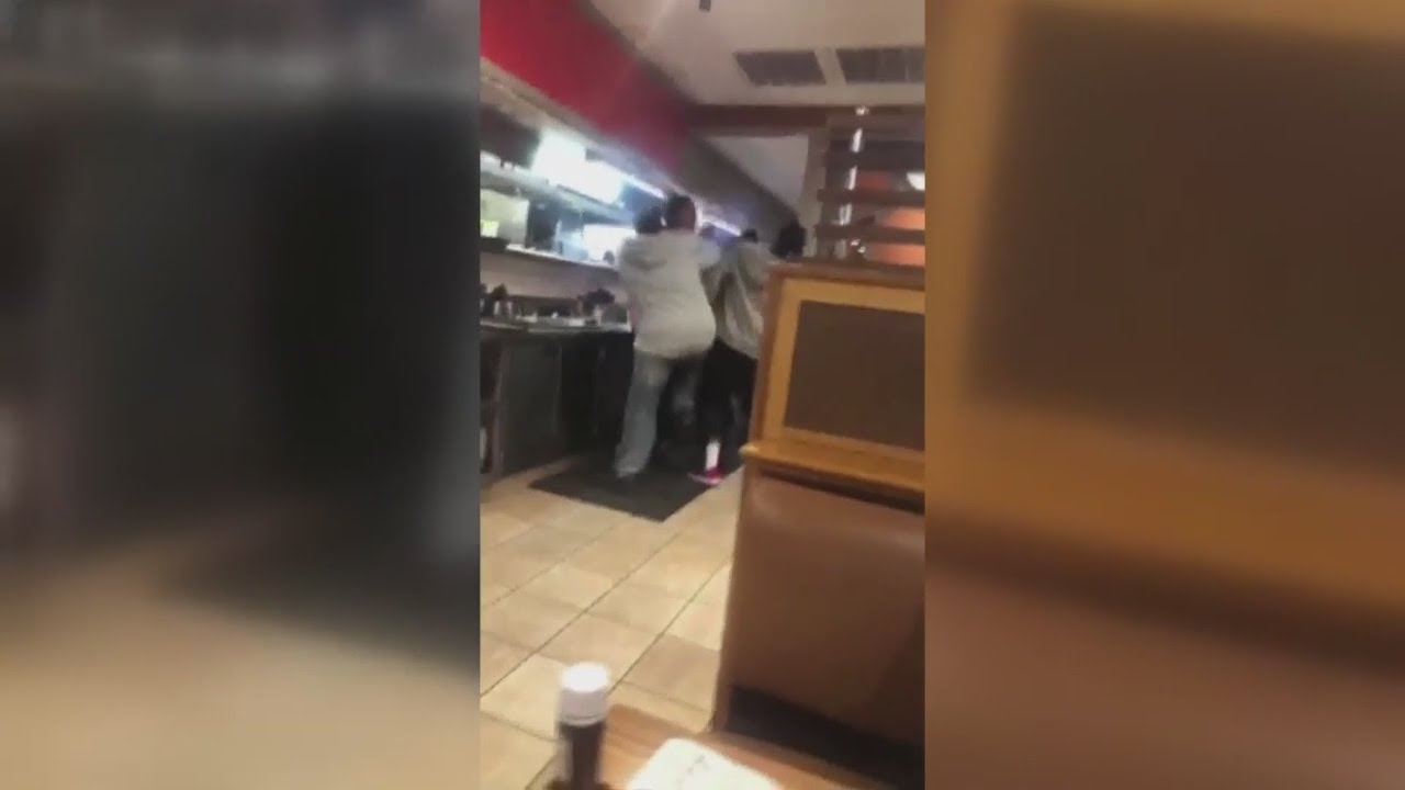 Fight at IHOP 5 p.m. - YouTube