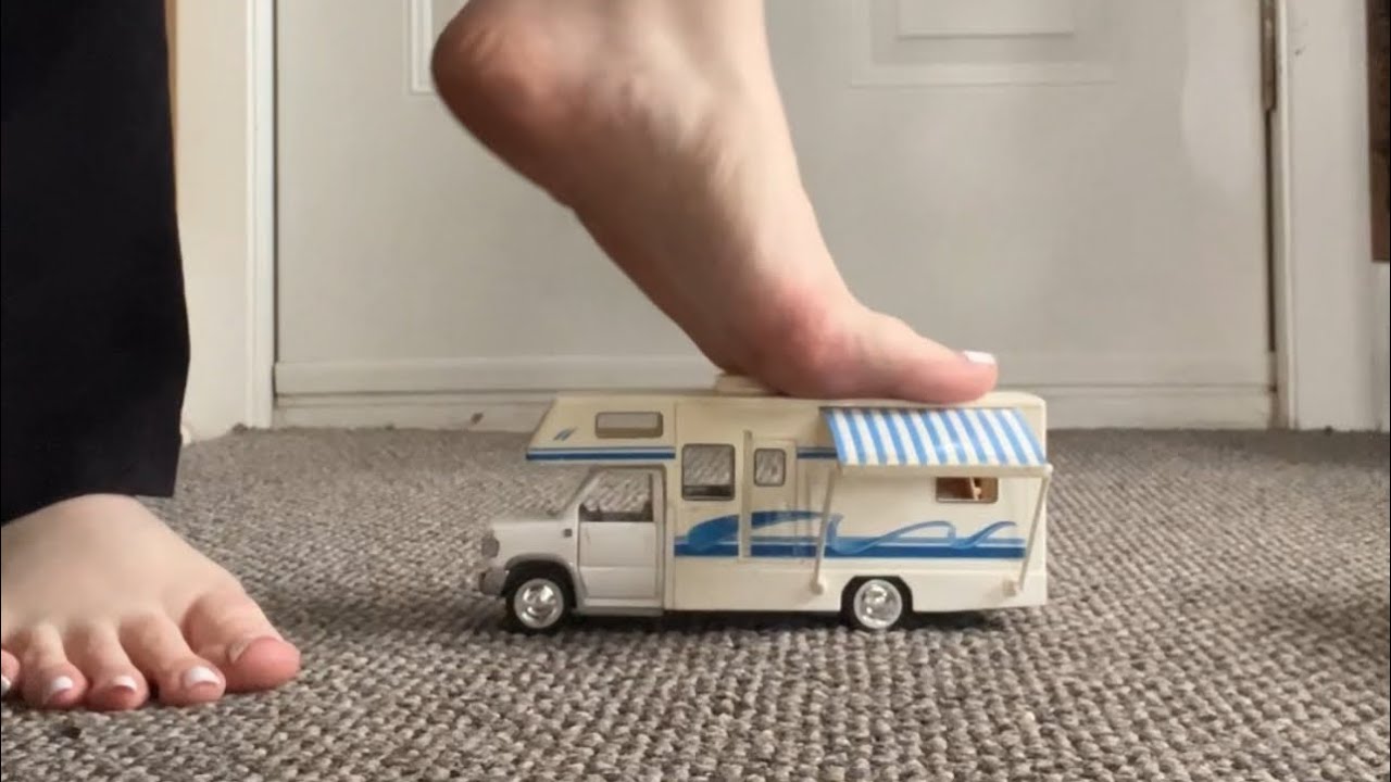 Quick BAREFOOT crush of this classic RV camper! - YouTube