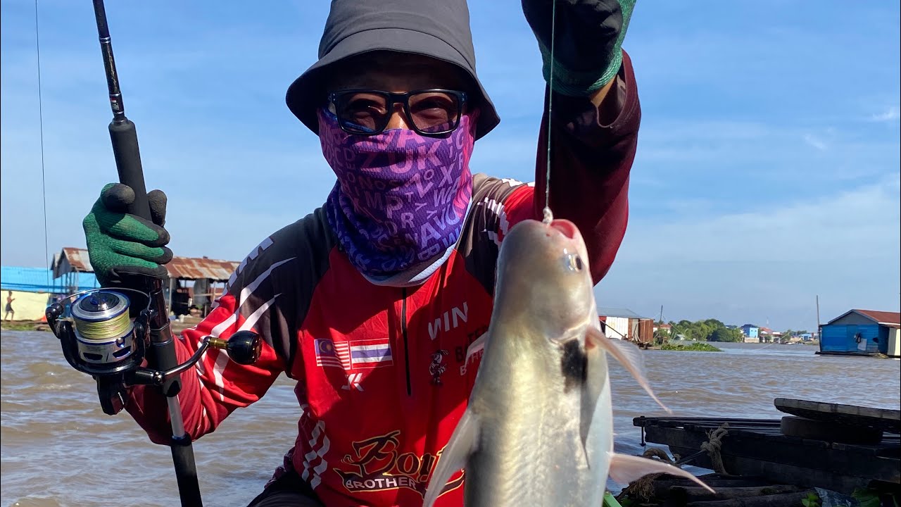 River Fishing | Fisher man Catching BiG Fish | សន្ទូចត្រីទន្លេដេីមរដូវ ...