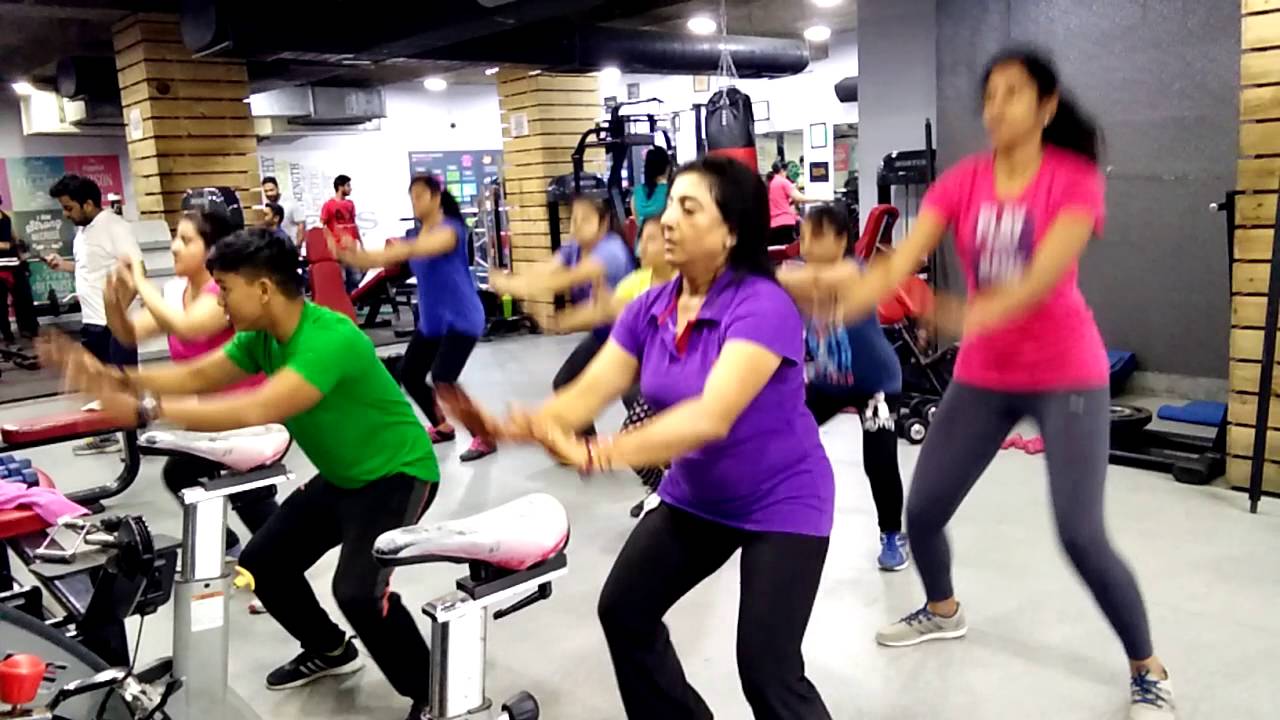 Zumba on Rain over me by yem Fitnessx - YouTube