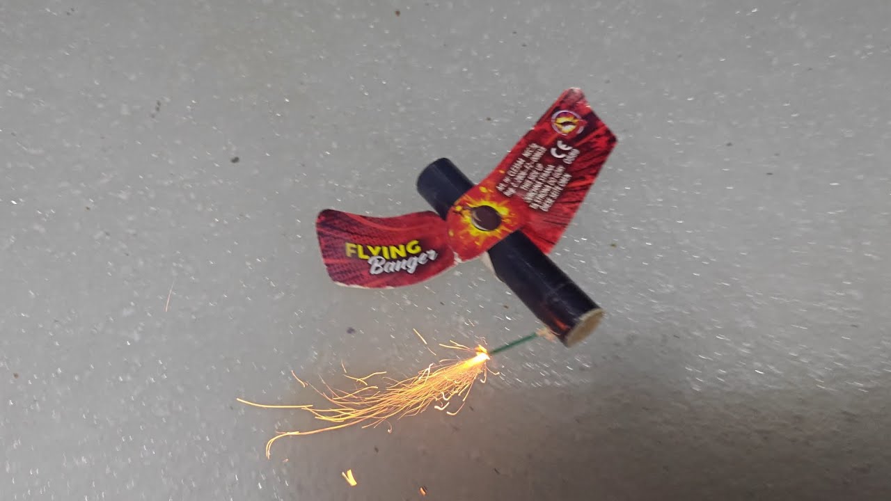 Sr Pyro - Flying Banger - YouTube