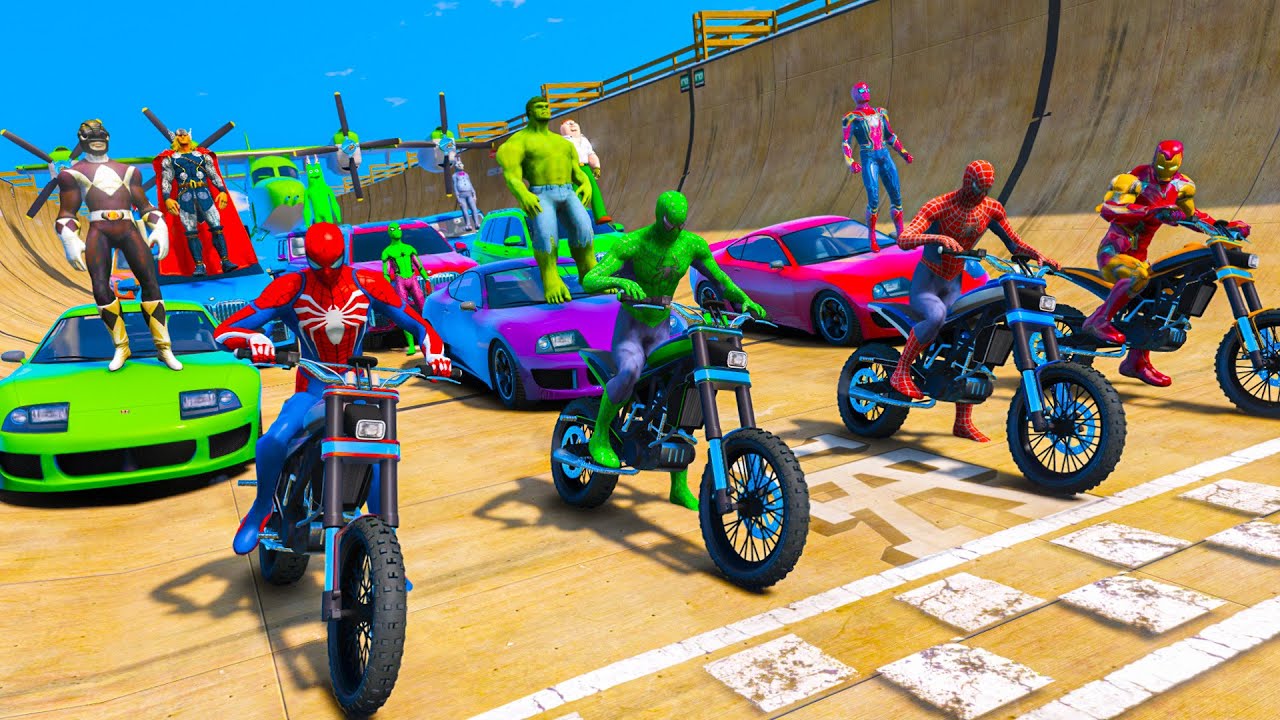 SPIDERMAN & Hulk w/ALL SUPERHEROES Racing Motorcycles Event Day ...