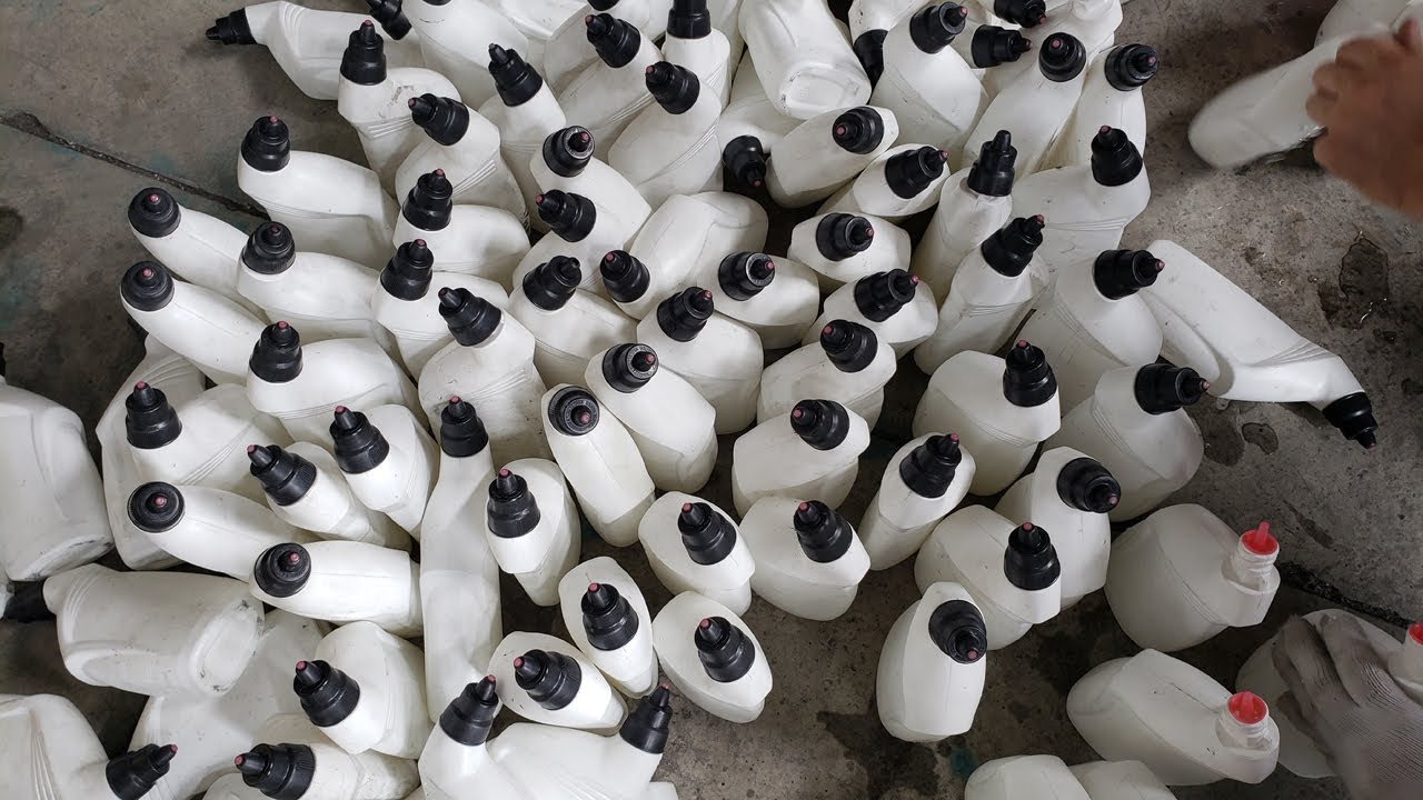 Toilet bottles angle neck type filling capping labeler testing ...