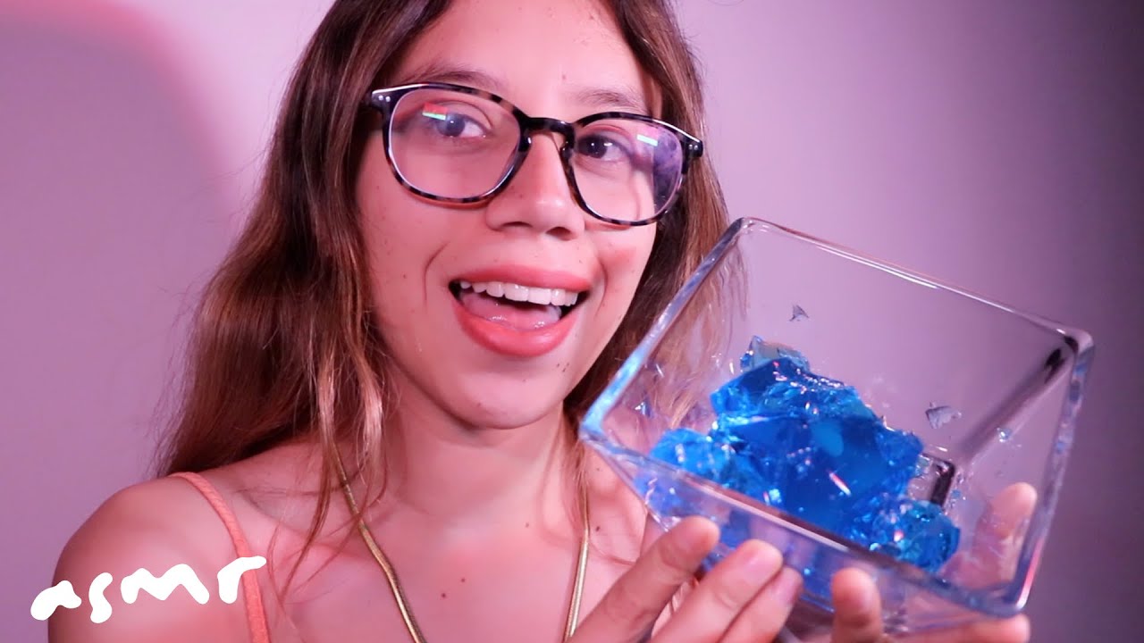 ASMR comiendo gelatina 🫐 + ahuevo chismecito - YouTube